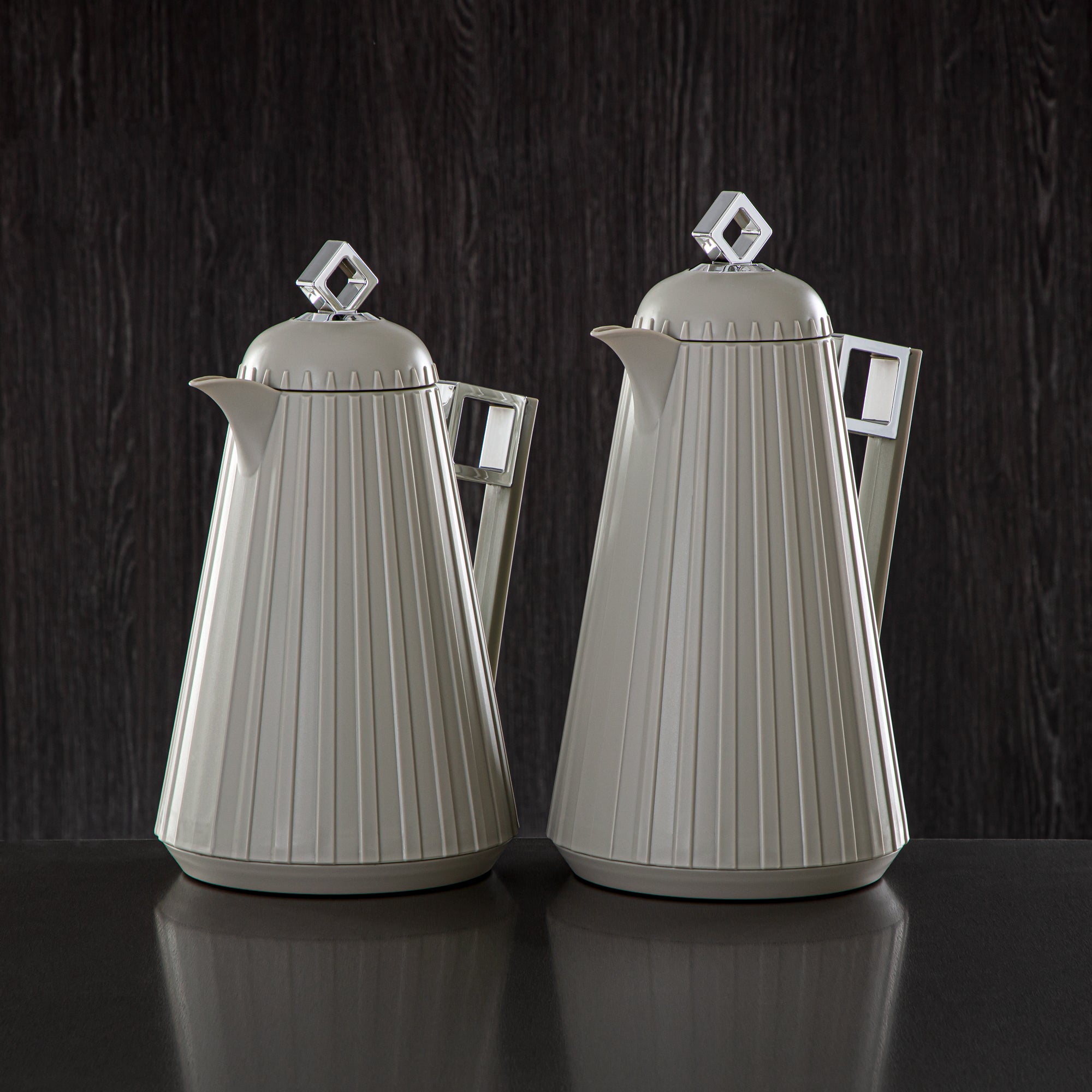 Almarjan Vacuum Flask Set Plastic, Soft Grey & Silver 0.7L + 1L (GT117